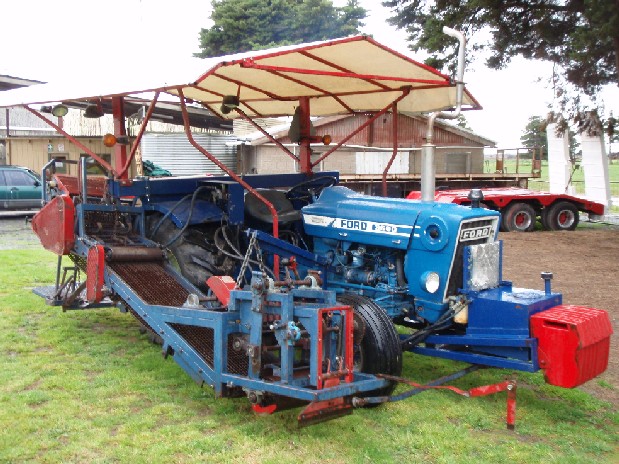 Fresh Turf - Turf Harvesters. The history of harvesting turf